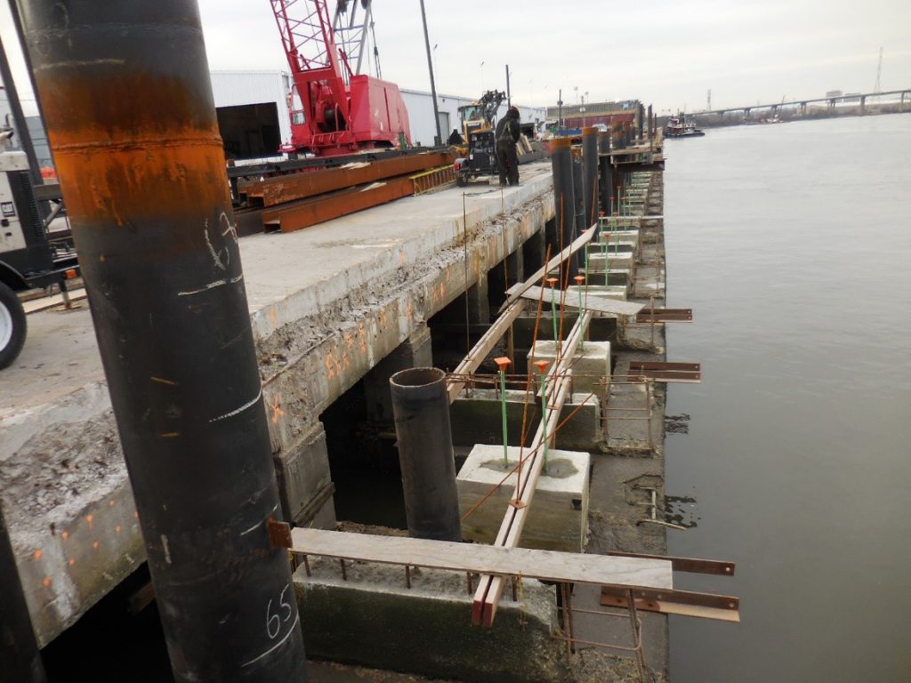 New 10 ft wide reinforced concrete crane rail beam at Port of ...